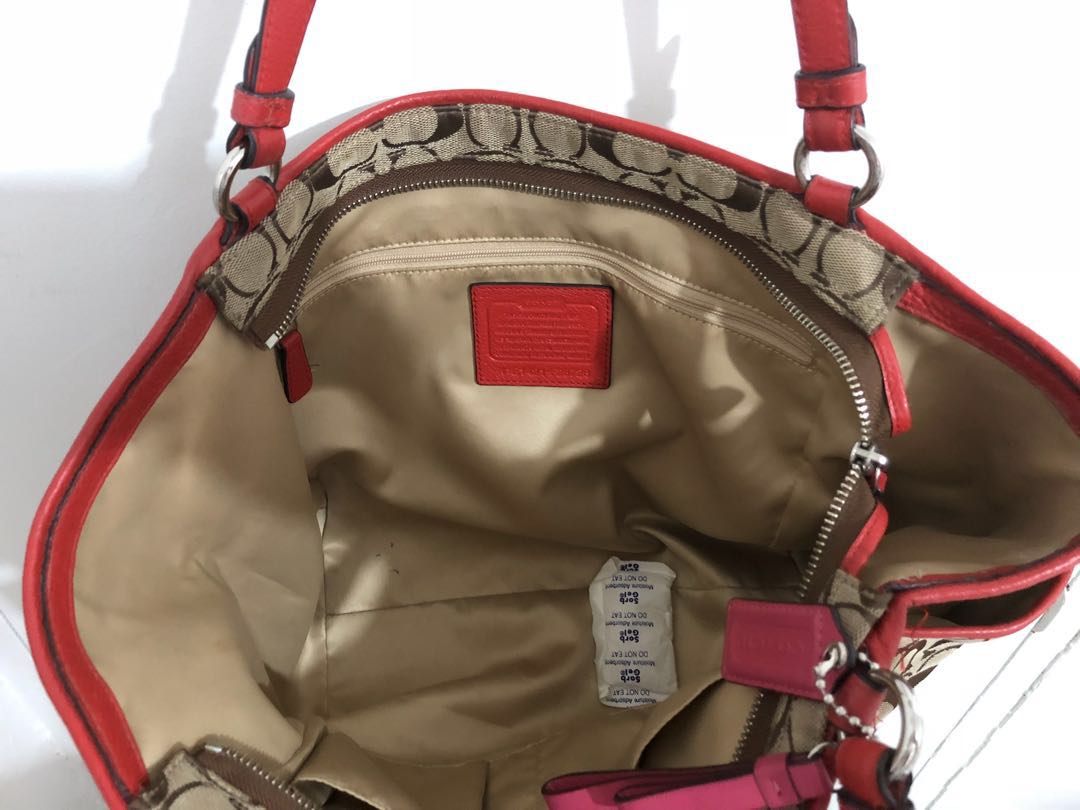 COACH PARK SIGNATURE CARRIE TOTE, Women's Fashion, Bags & Wallets ...