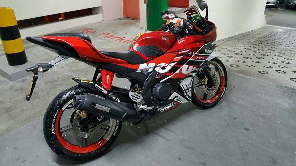 r15 v2 red