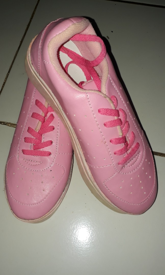 Gambar Sepatu Wanita Warna Pink - Juwitala