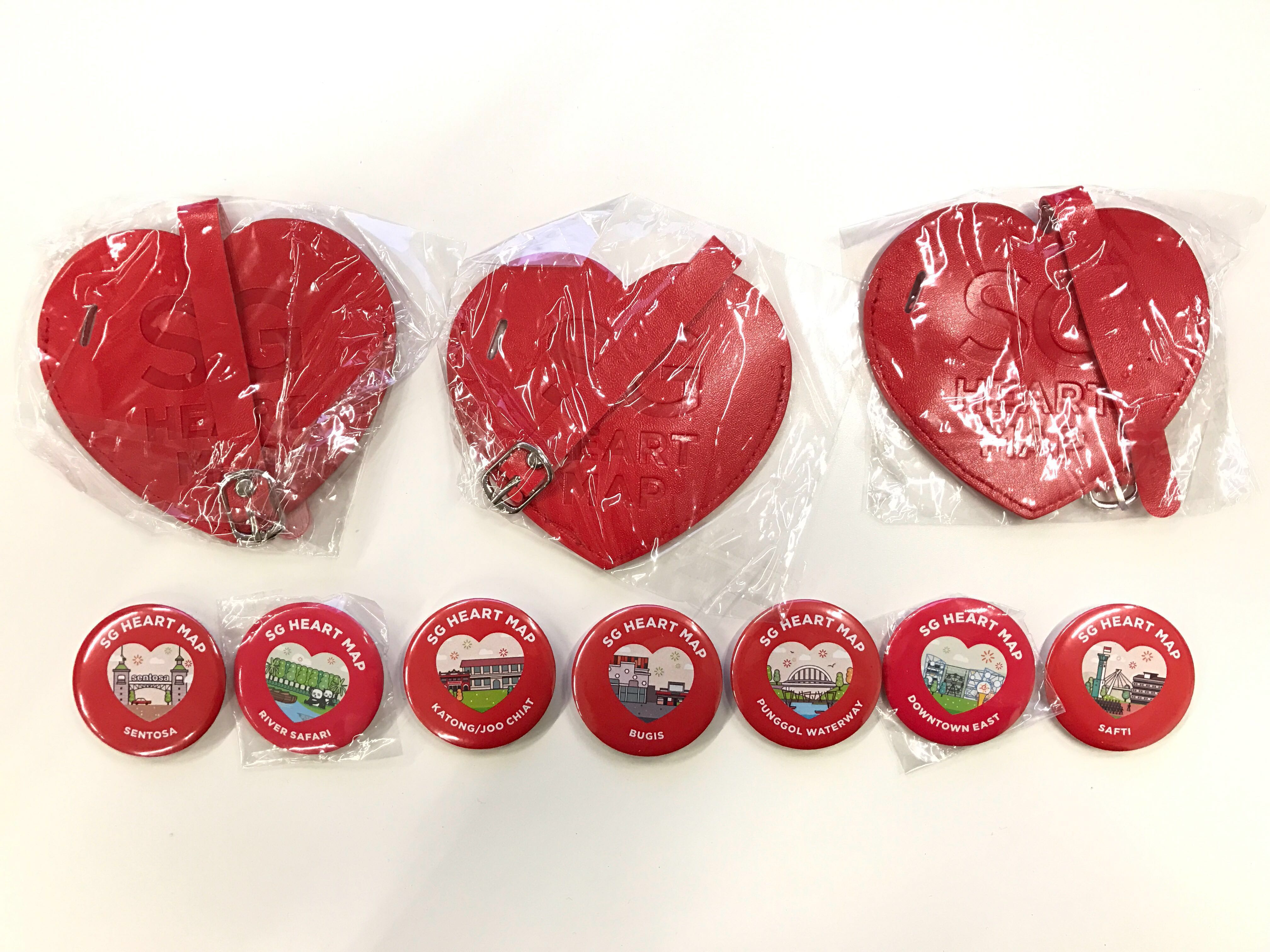 Singapore : SG Heart Map Pins and Tag, Everything Else on Carousell