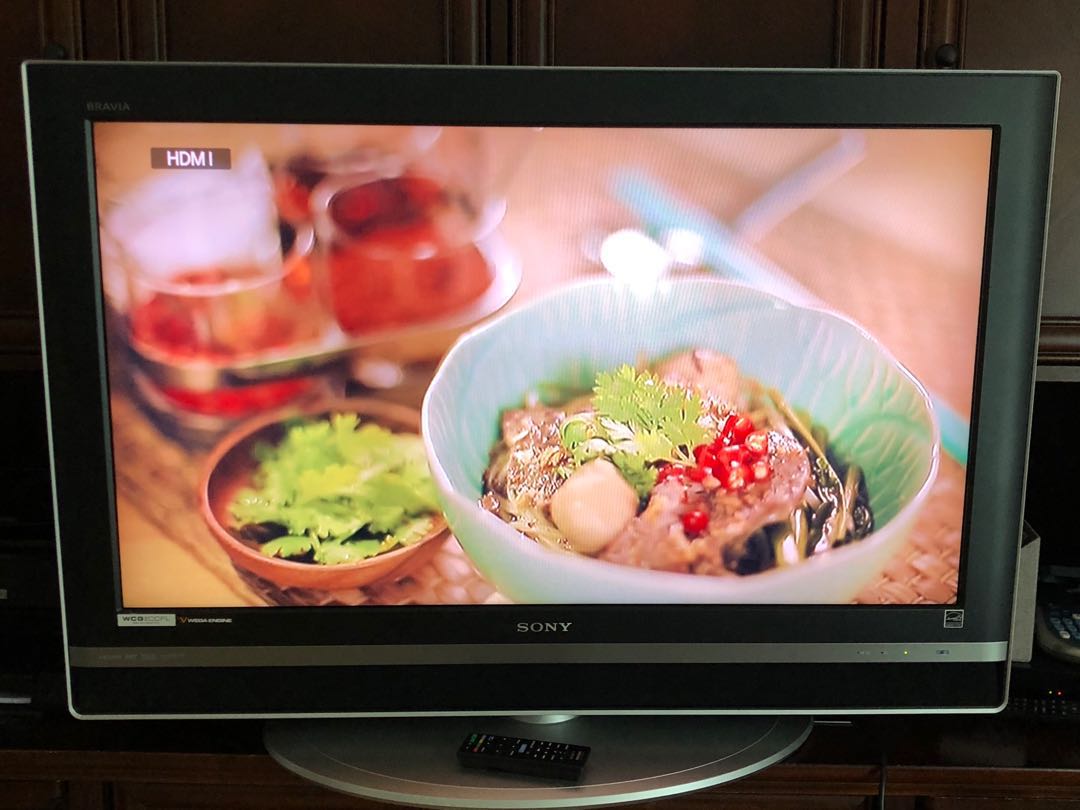 Sony Bravia Flat Screen TV, Home Appliances, TVs & Entertainment ...