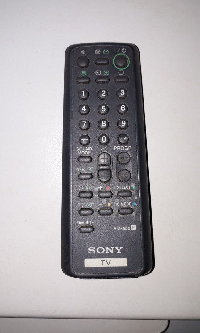 1 x used Sony trinitron silver tv with remote and free delivery, TV ...