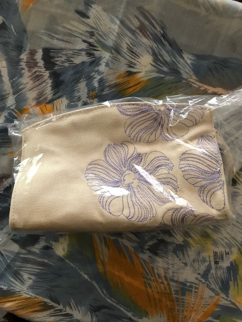 Body Shop Pouch, Women's Fashion, Bags & Wallets, Purses & Pouches on ...