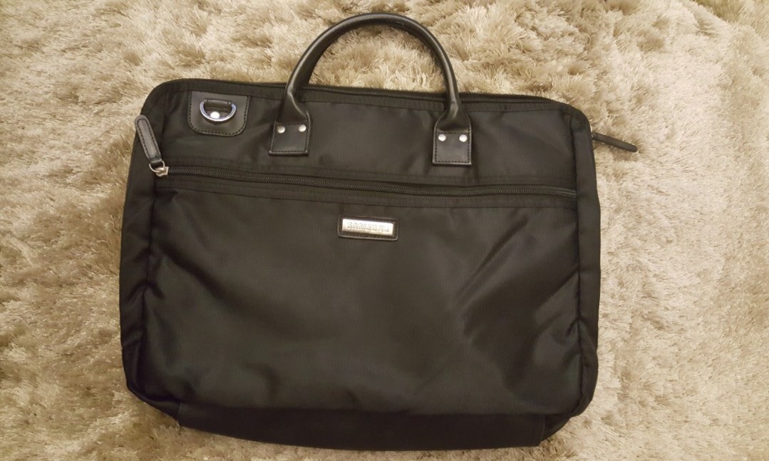 Samsung laptop bag, Men's Fashion, Bags, Briefcases on Carousell
