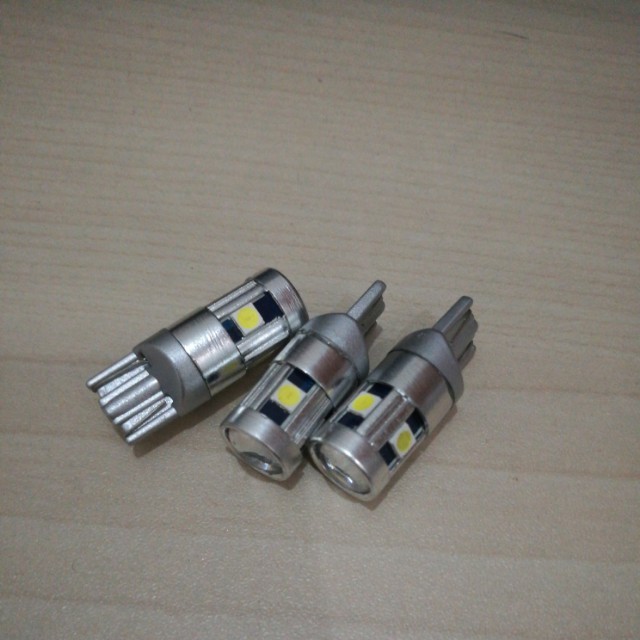 T10 Led Bulb white color 12V, Car Accessories, Accessories on Carousell