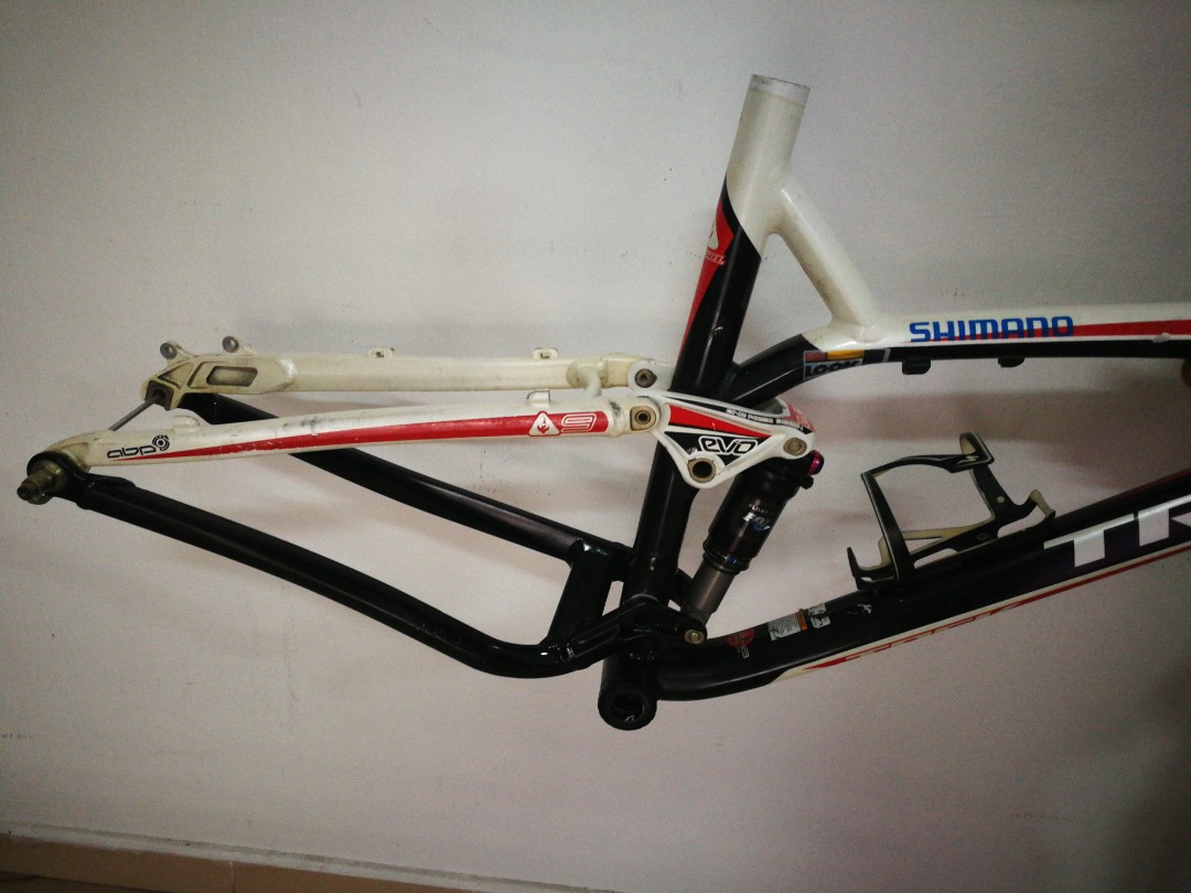 Trek TOP Fuel Full Sus Frame, Sports Equipment, Bicycles & Parts ...