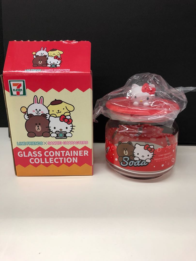 Exchanging Hello Kitty container with Little twin star container ...