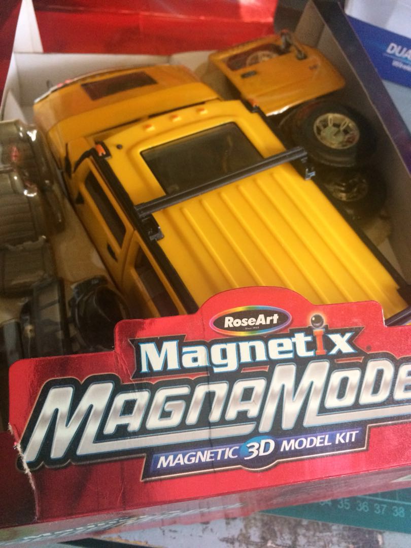 Magnetix Hummer H2 Die Cast 1/18 Scale, Hobbies & Toys, Toys & Games on Carousell