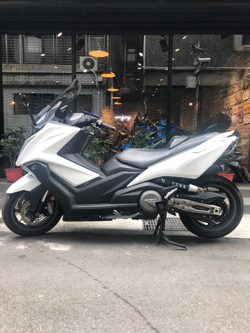 2017年 AK550 ABS 只跑四百多公里 可分期 免頭款, 機車, 重機在旋轉拍賣