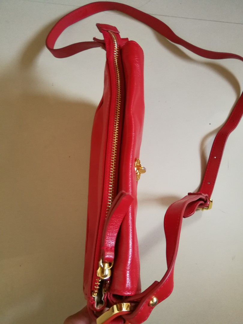 Anna Tosani sling bag, Women's Fashion, Bags & Wallets, Cross-body Bags on Carousell