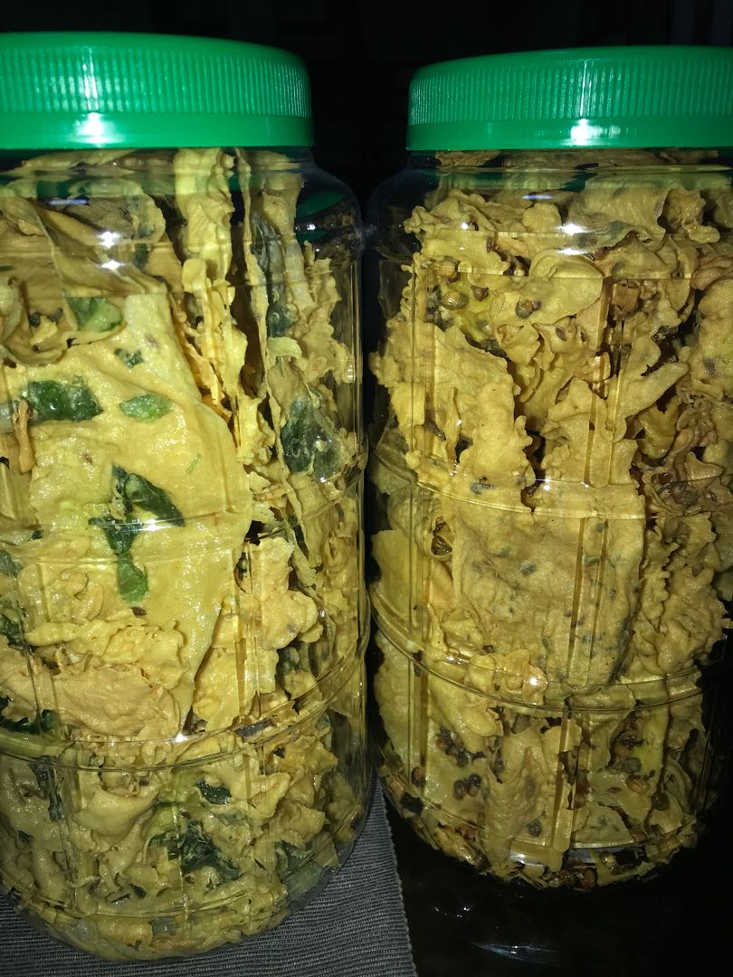 Rempeyek, Tumpi, Bayam, Food & Drinks, Packaged & Instant Food on Carousell