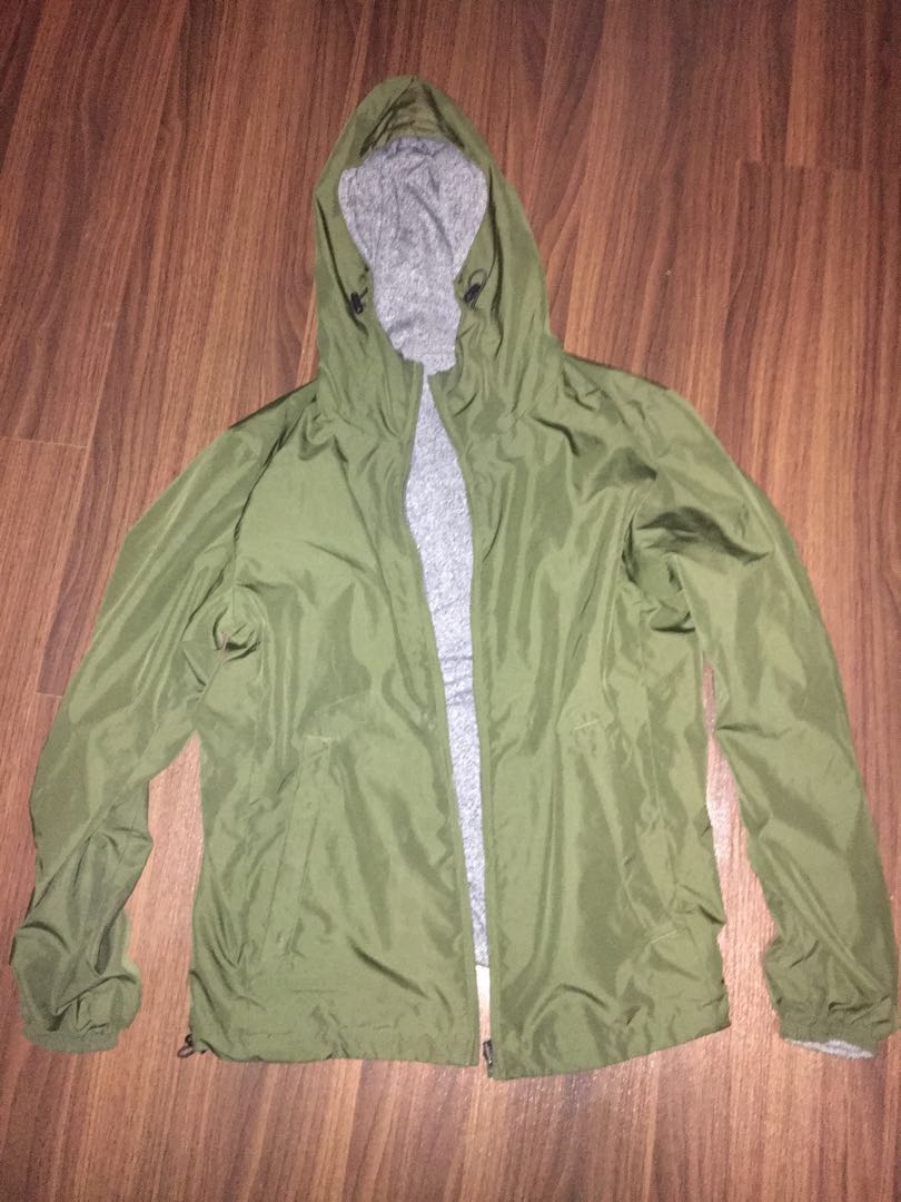 uniqlo reversible parka army green, Men's Fashion, Coats, Jackets and ...