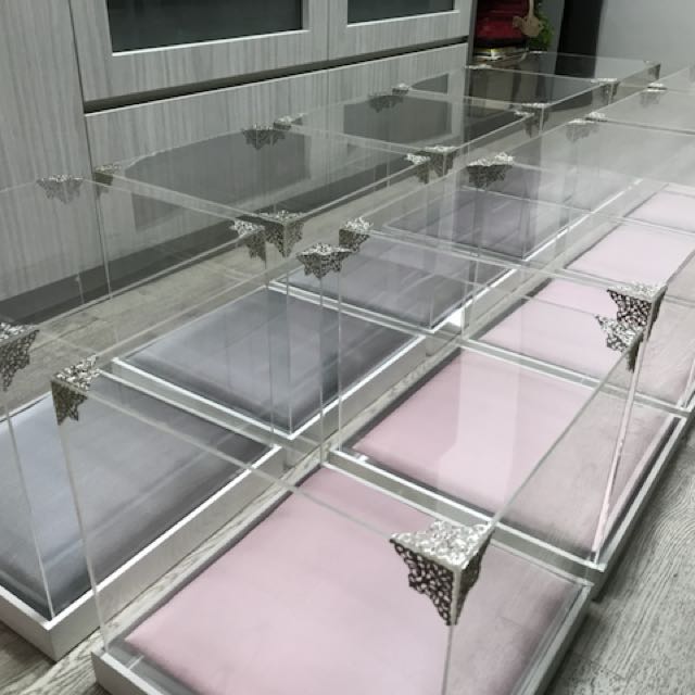 Dulang gubahan hantaran - acrylic box, Everything Else on Carousell
