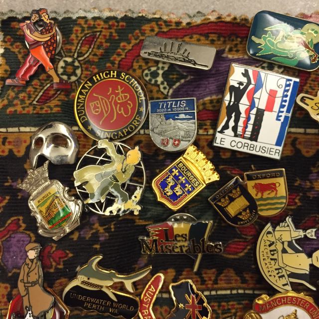 Assorted Vintage Pin Badges, Hobbies & Toys, Memorabilia & Collectibles ...