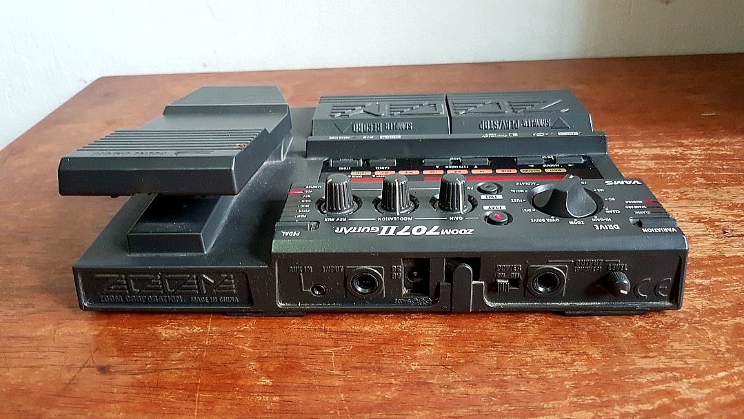 Zoom II 707 multi effects, Hobbies & Toys, Music & Media, Music ...