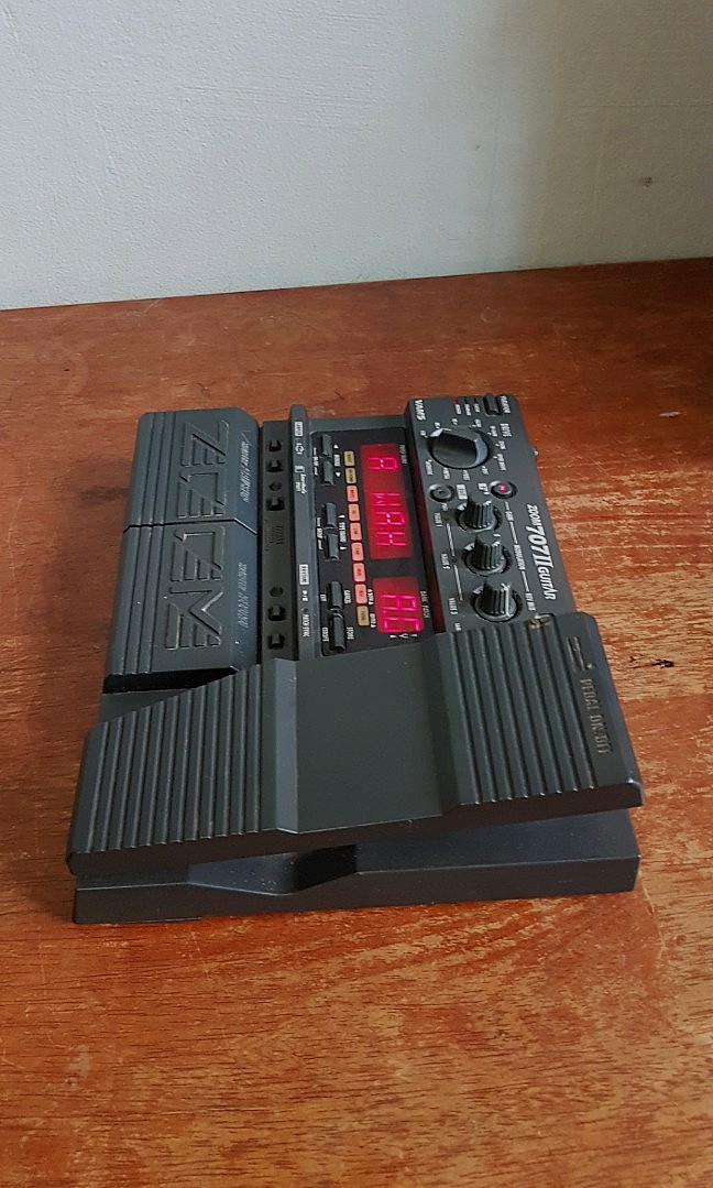 Zoom II 707 multi effects, Hobbies & Toys, Music & Media, Music ...