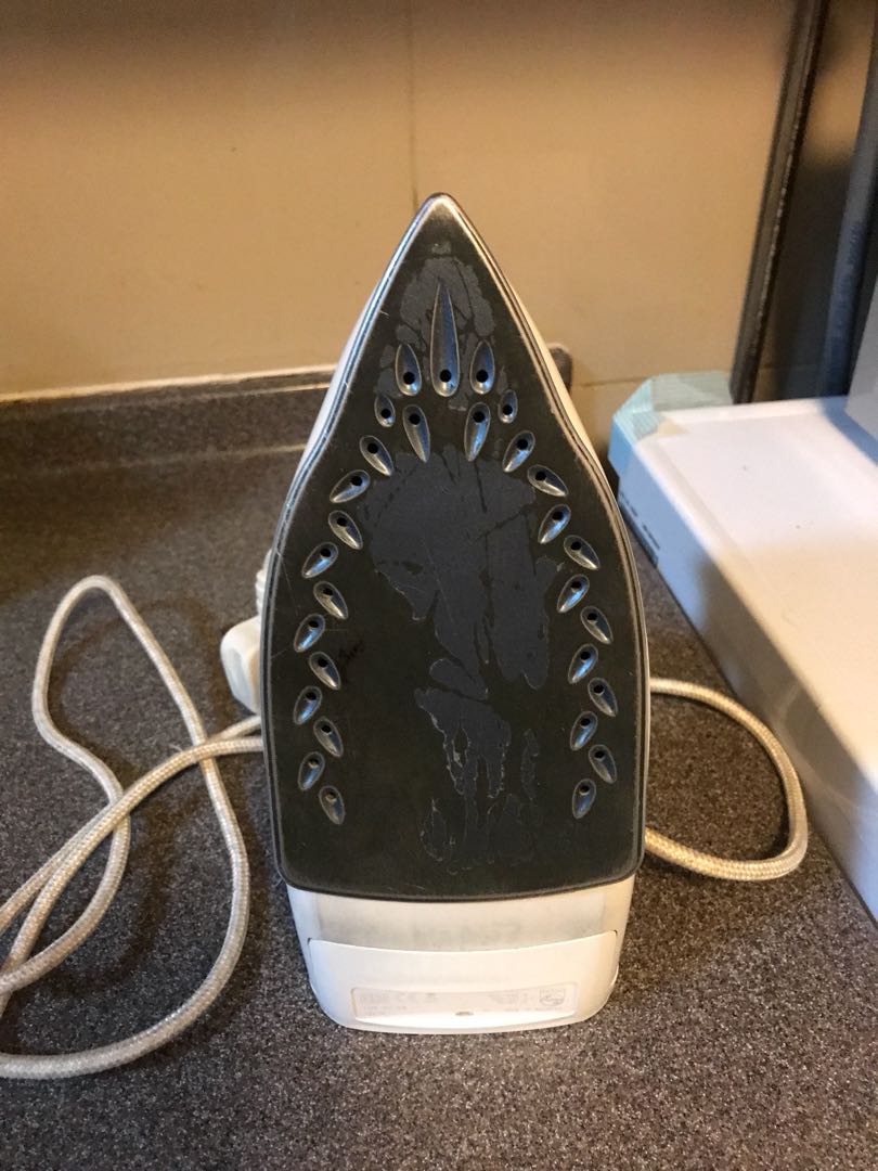 Philips 1900 series Iron, TV & Home Appliances, Irons & Steamers on ...