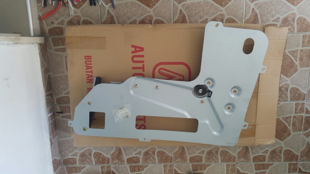 Power window gear waja rear right, Auto Accessories on Carousell