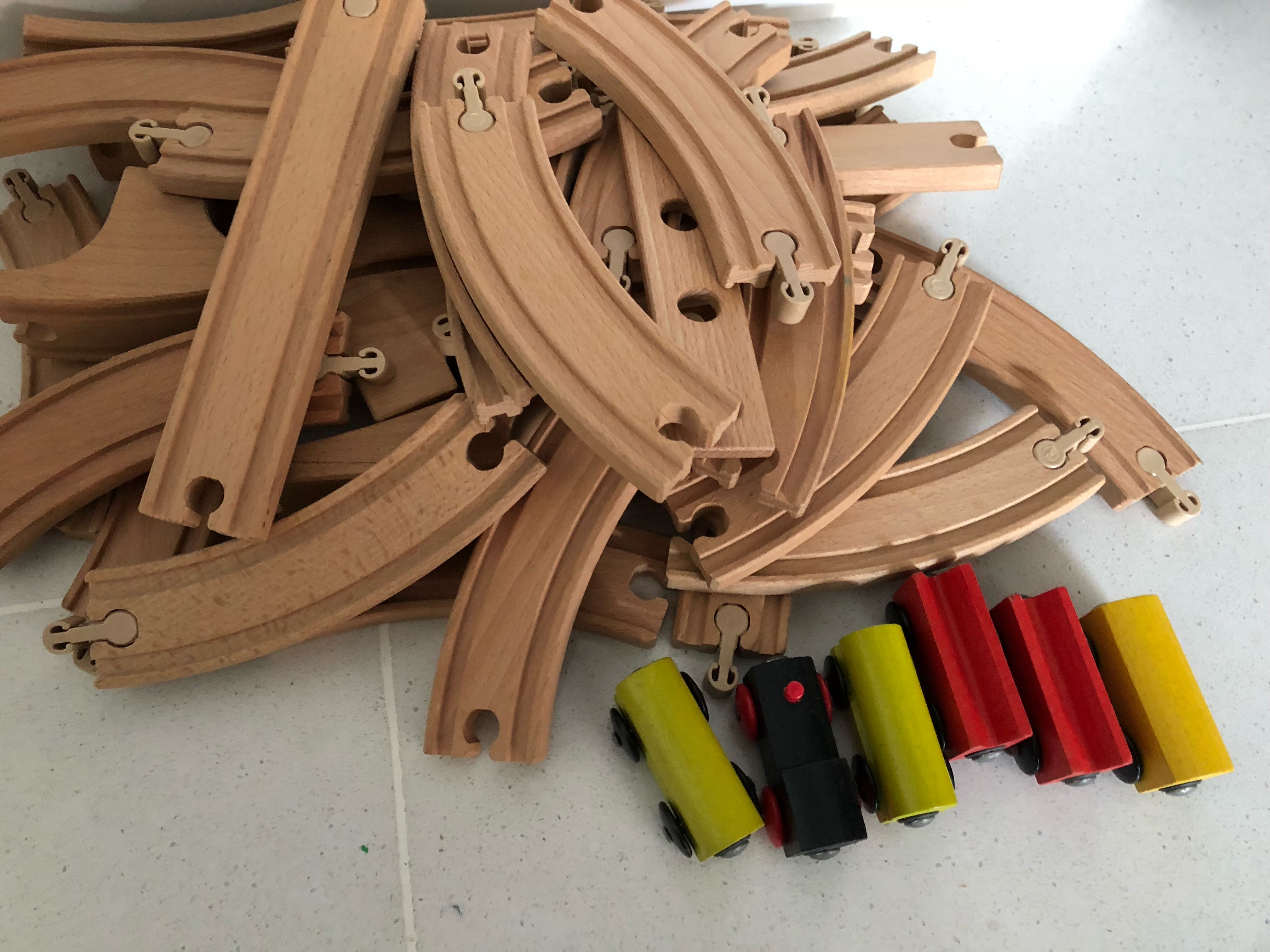 Train track, Hobbies & Toys, Toys & Games on Carousell