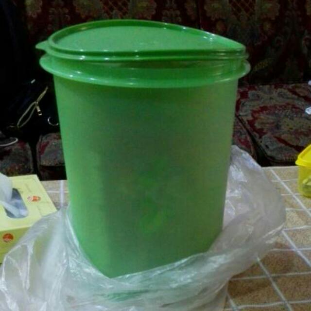 Tupperware Canister 10L, Furniture & Home Living, Kitchenware ...