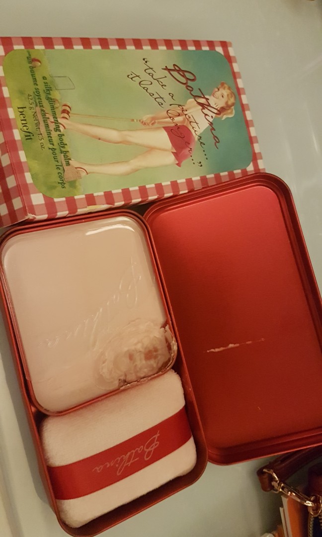 Benefit bathina glowing shimmer body balm, Kesehatan & Kecantikan ...