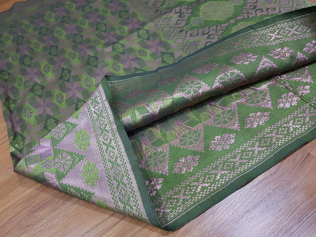 Samping Songket, Men's Fashion, Muslim Wear, Sarong on Carousell