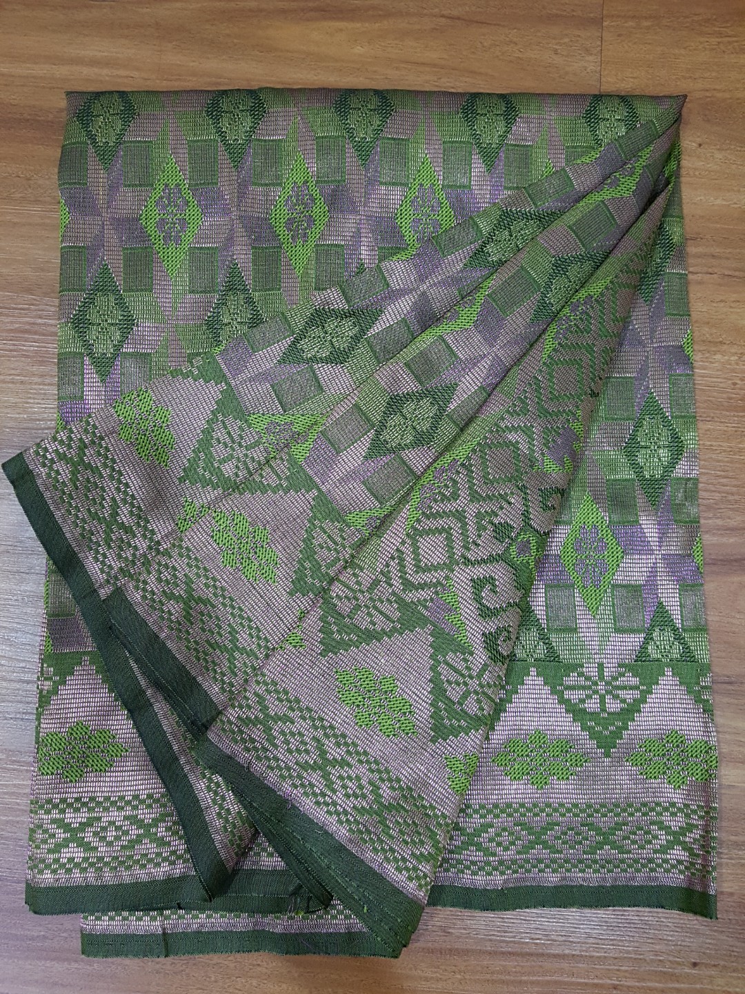 Samping Songket, Men's Fashion, Muslim Wear, Sarong on Carousell