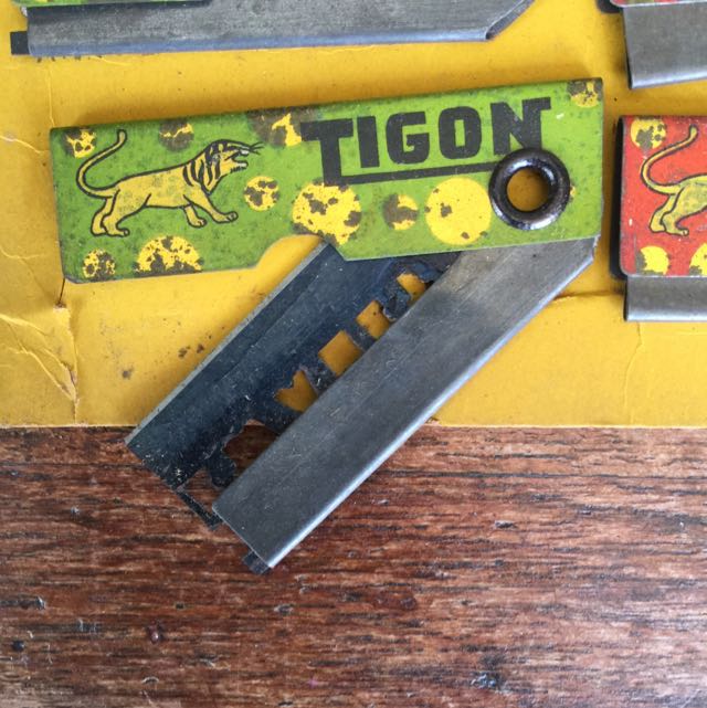 Vintage Tigon Knife, Hobbies & Toys, Memorabilia & Collectibles ...