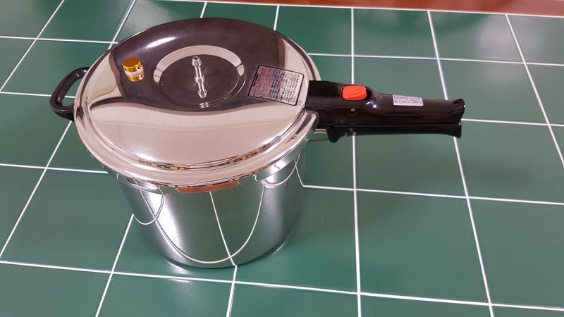 Hanamay pressure cooker, TV & Home Appliances, Kitchen Appliances ...
