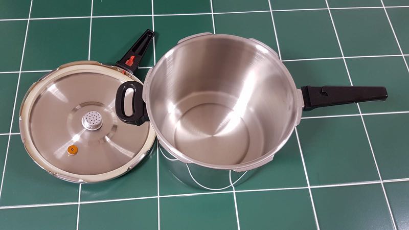 Hanamay pressure cooker, TV & Home Appliances, Kitchen Appliances ...