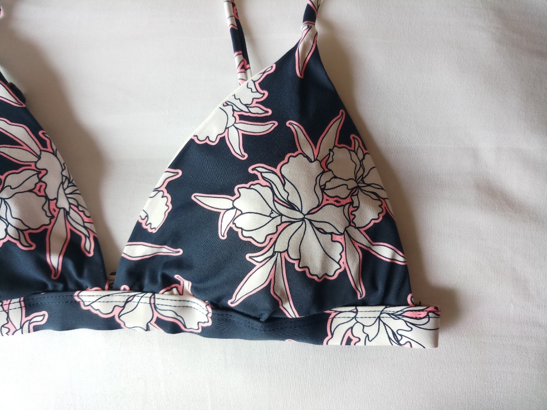 Triangle Bikini Top, Women's Fashion, Tops, Sleeveless on Carousell