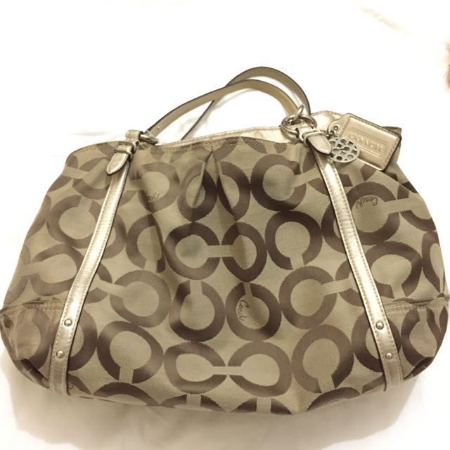 [Authentic] COACH Handbag, Luxury, Bags & Wallets on Carousell