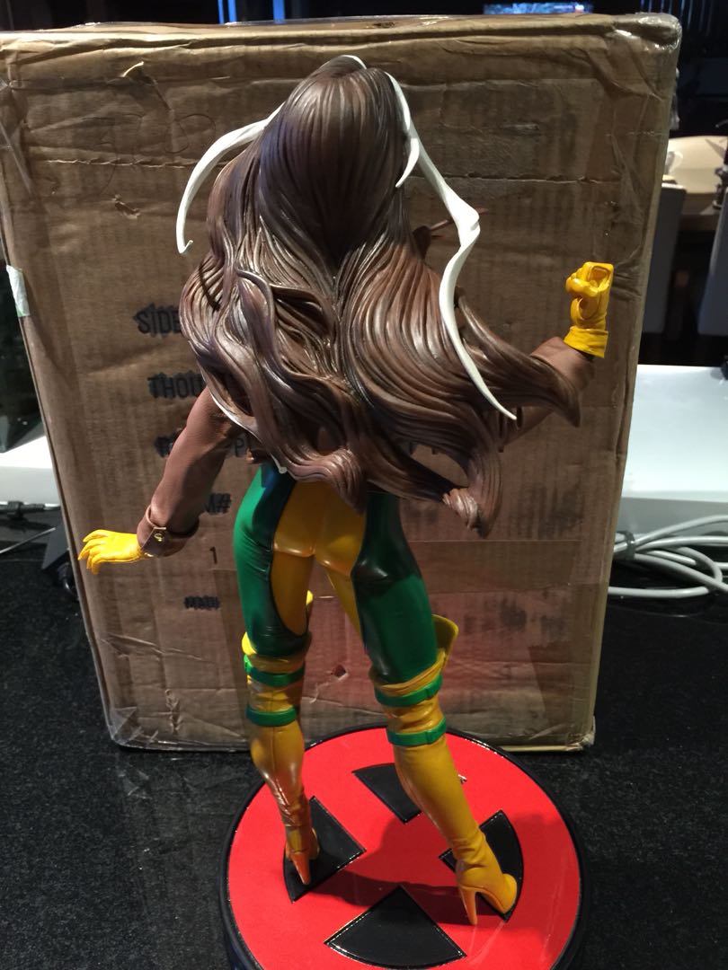 Sideshow X-Men Rogue Premium Format Figure regular #584, Toys & Games ...