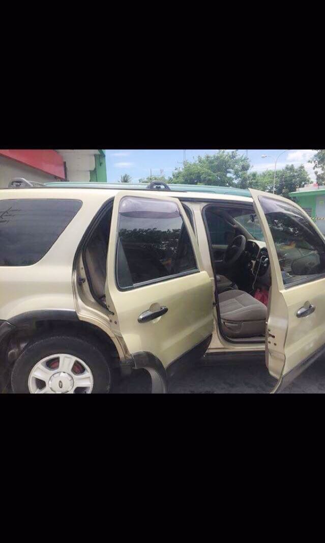 SUV FORD ESCAPE XLS 2004, Cars for Sale on Carousell