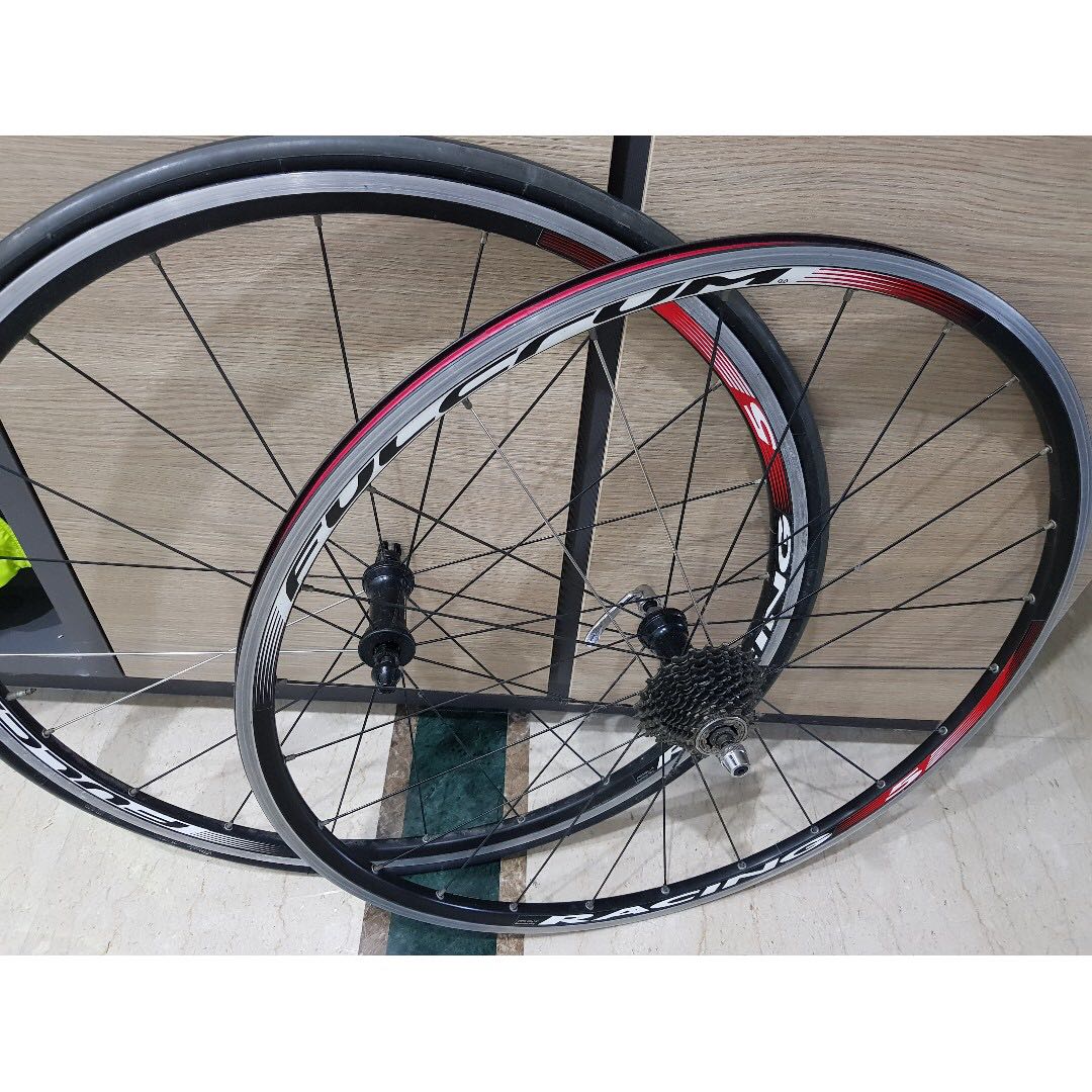 Fulcrum 5 wheelset with 10 speed hub., Sports Equipment, Bicycles ...