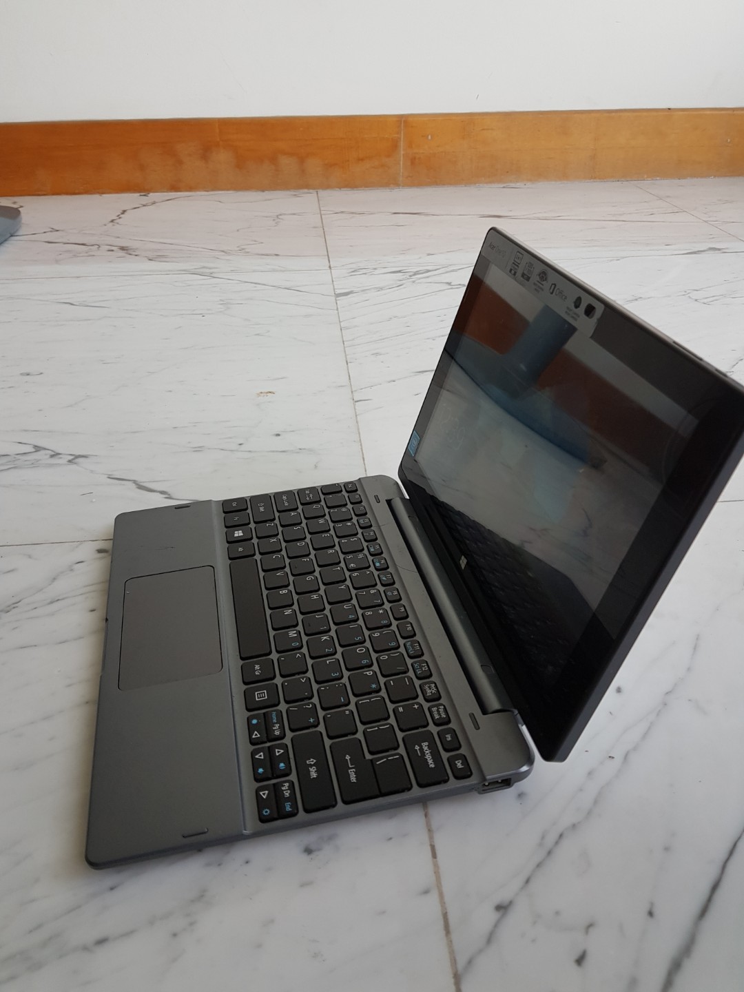 Acer One 10 Windows Touch Screen Laptop/Tablet, Computers & Tech ...