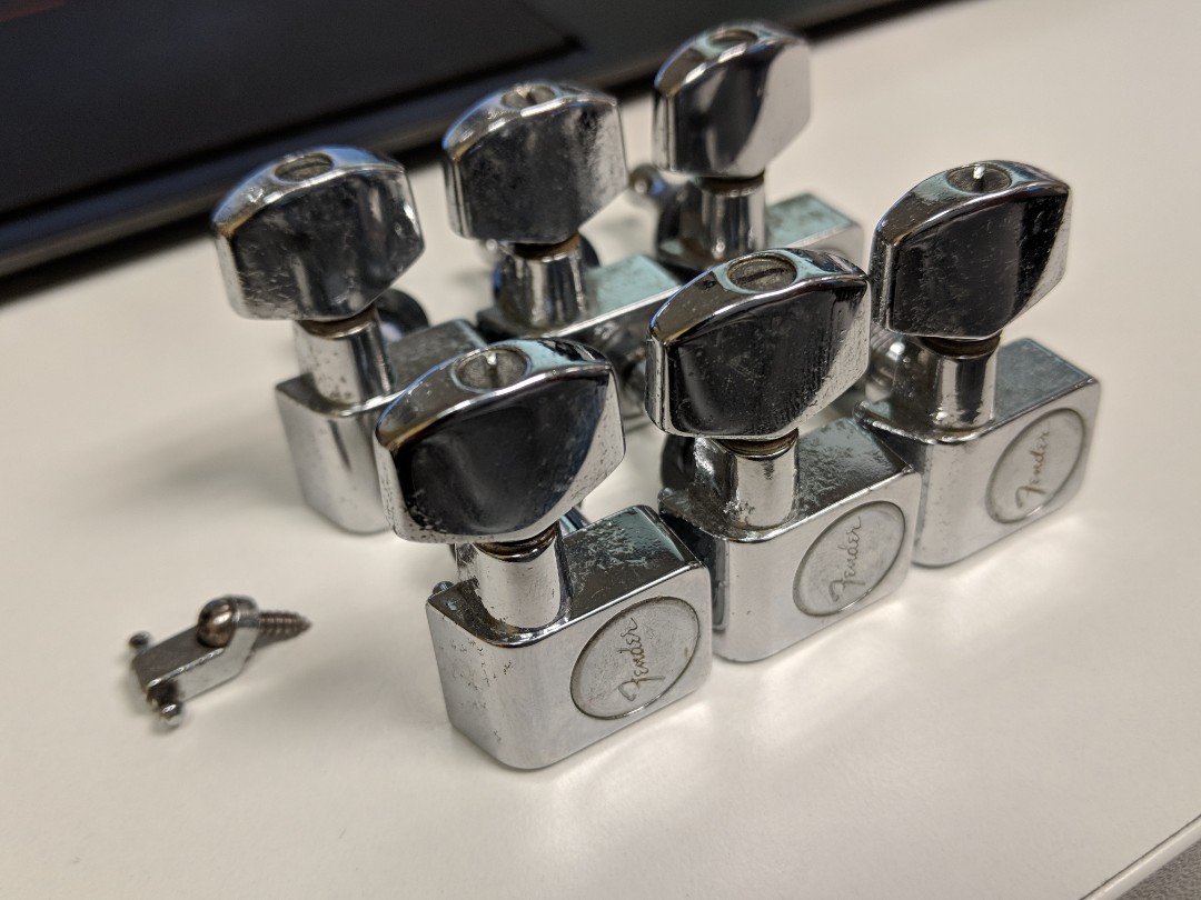 Fender Standard Logo 2 Pin 6 in line Staggered Tuners Machine Heads ...