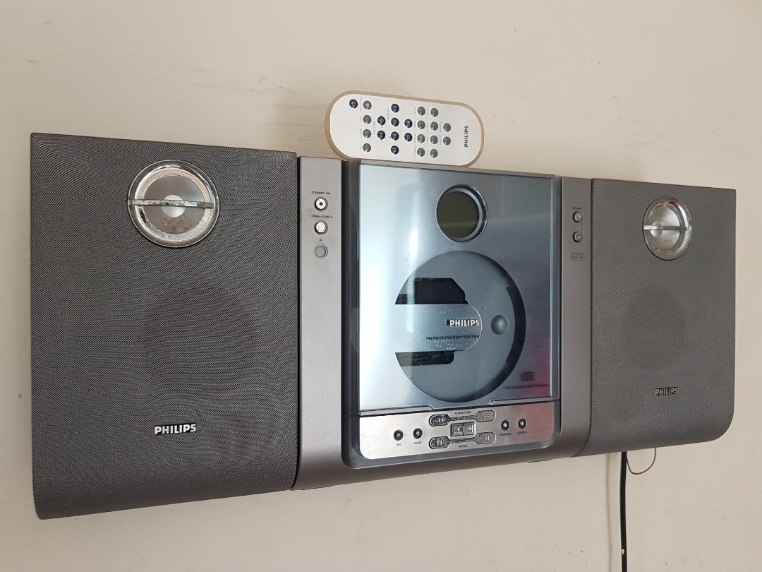 Wall mounted Philips CD and Radio Player, Audio, Portable Music Players ...