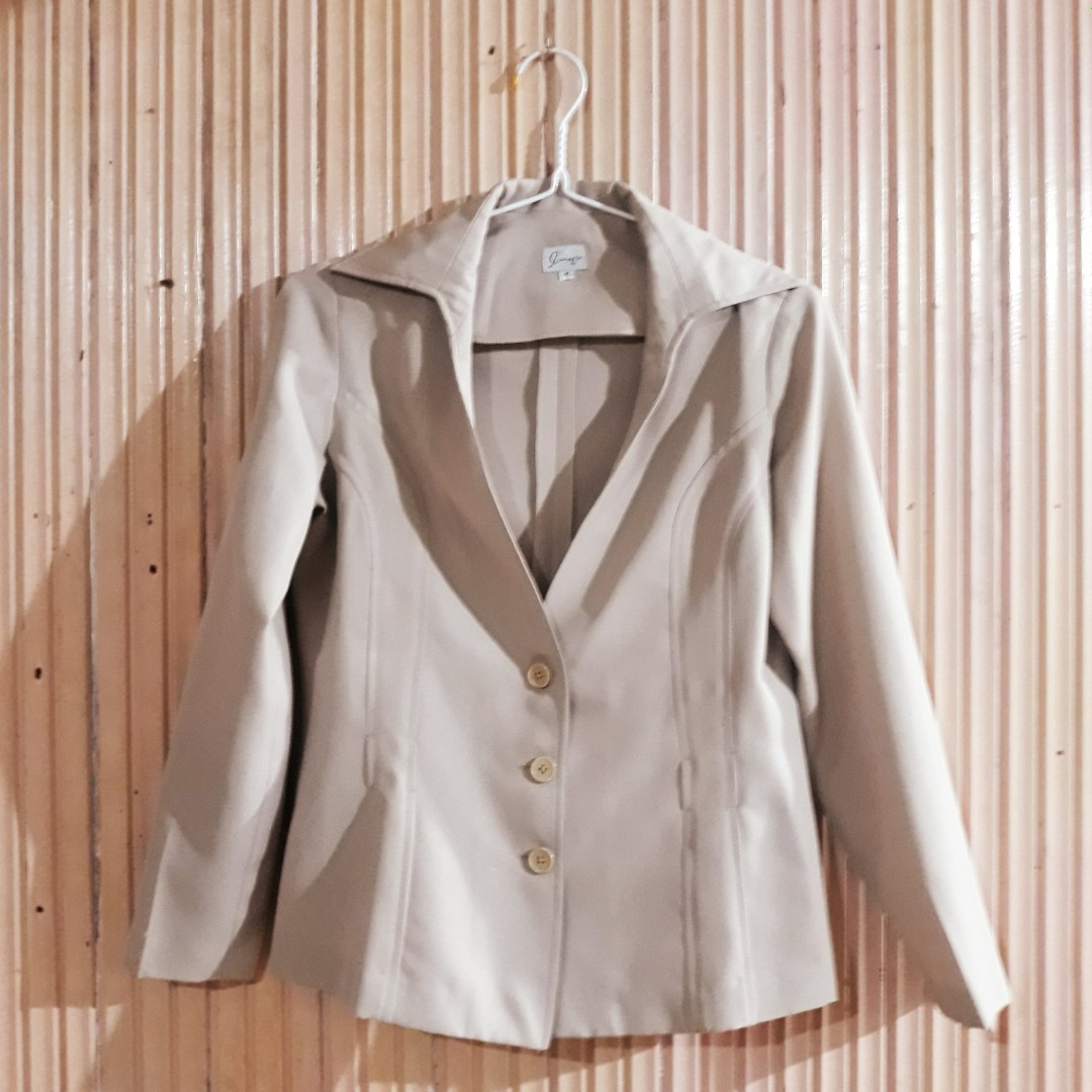 Beige Blazer, Women's Fashion, Coats, Jackets and Outerwear on Carousell