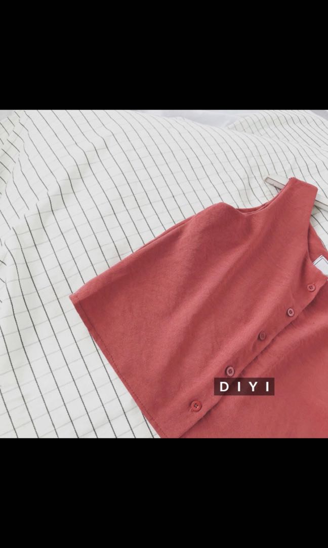 Brick red top, Women's Fashion, Tops, Sleeveless on Carousell