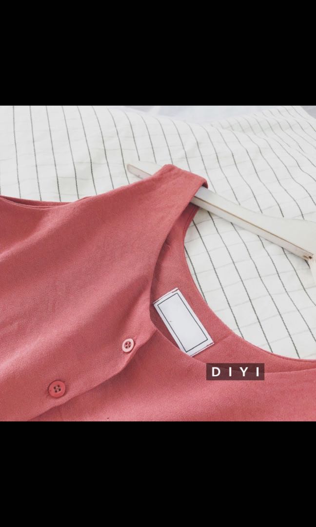 Brick red top, Women's Fashion, Tops, Sleeveless on Carousell