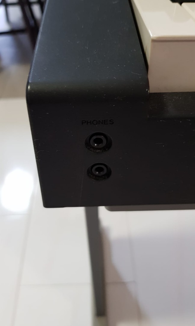 YAMAHA P70 : 88 Keys Digital Comtemporary Piano with L-70S Stand ...