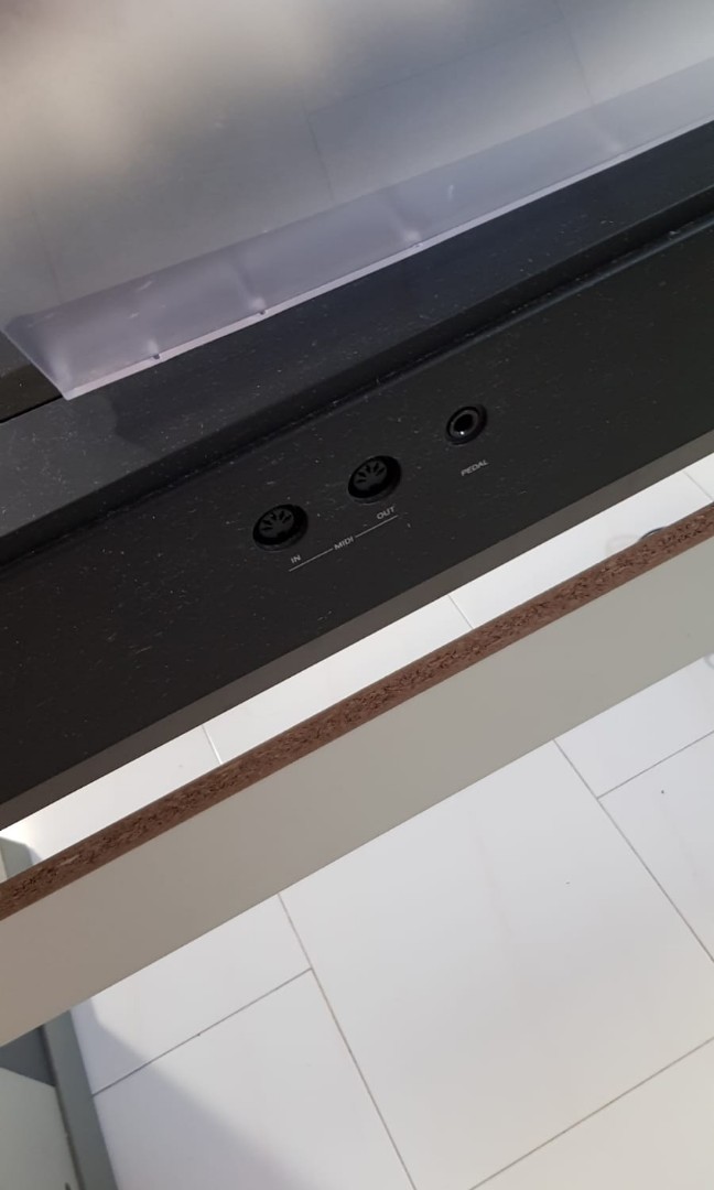 YAMAHA P70 : 88 Keys Digital Comtemporary Piano with L-70S Stand ...