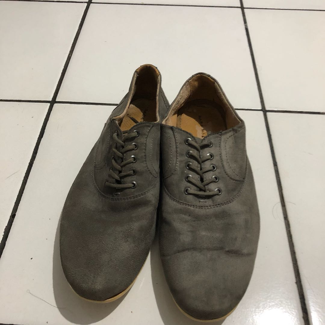 zara mana shoes sneaker original, Fesyen Pria, Sepatu , Sneakers di Carousell