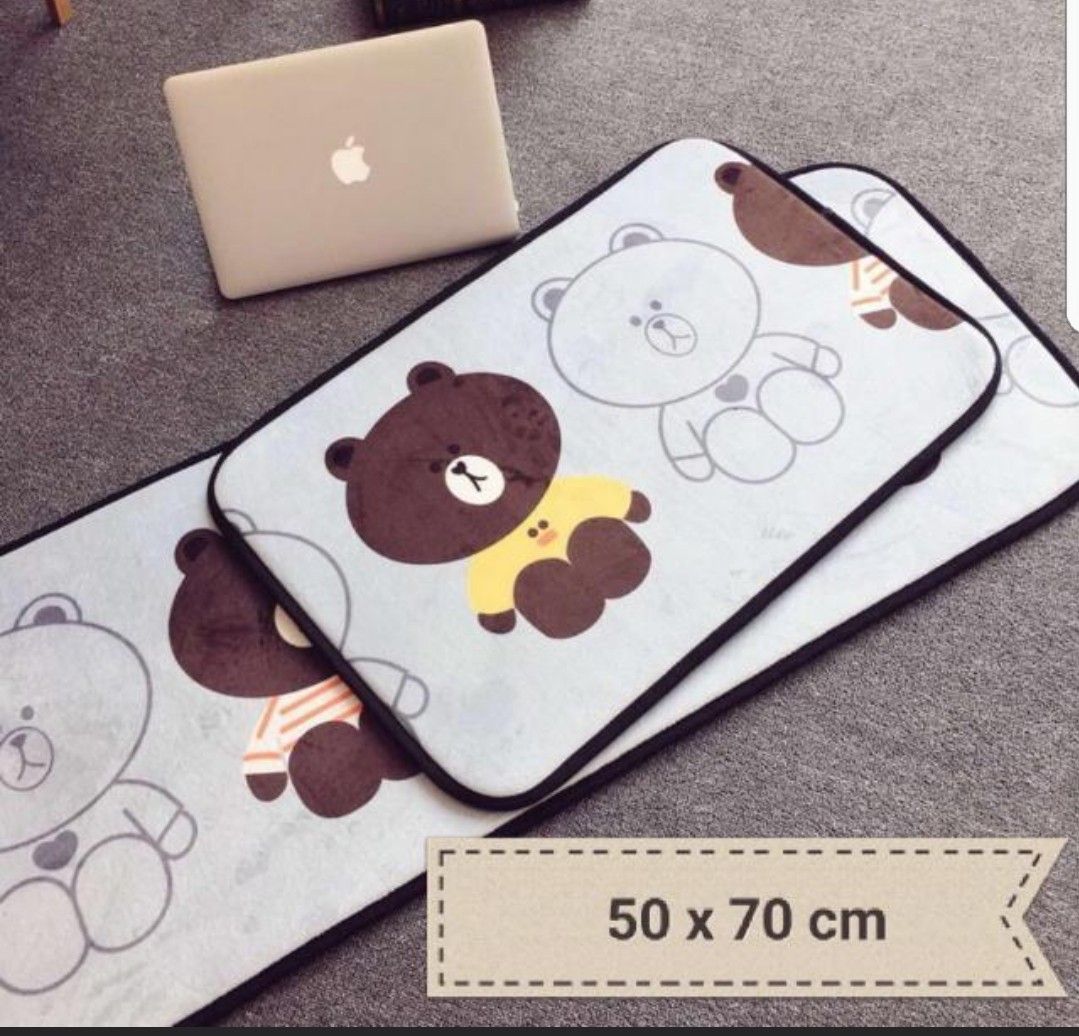 Brown bear Mat, Furniture & Home Living, Kitchenware & Tableware, Table ...