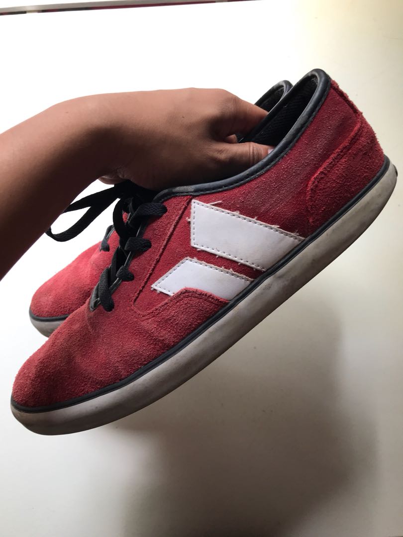 MACBETH Sneakers, Men's Fashion, Footwear, Sneakers on Carousell