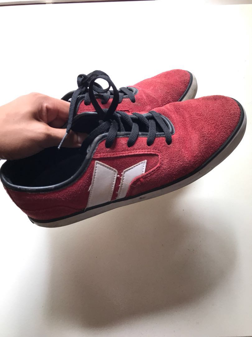 MACBETH Sneakers, Men's Fashion, Footwear, Sneakers on Carousell