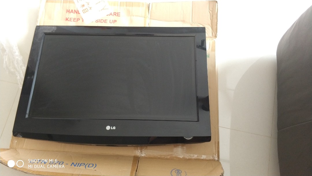 Old tv, TV & Home Appliances, TV & Entertainment, TV on Carousell