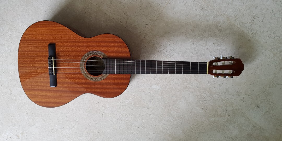 Samick Classical Guitar, Hobbies & Toys, Music & Media, Musical Instruments on Carousell
