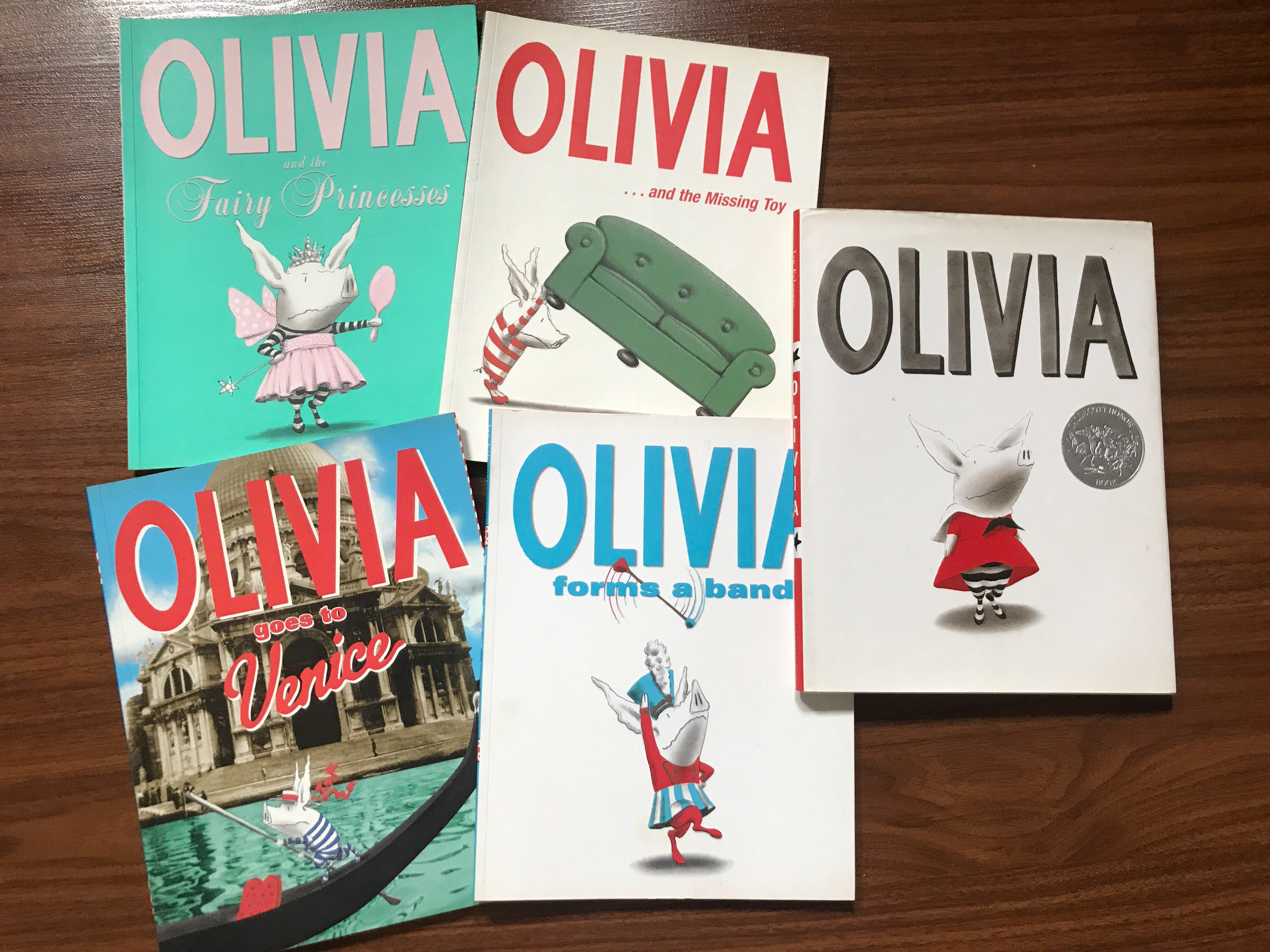 Set of 5 Olivia picture books by Ian Falconer, Hobbies & Toys, Books ...